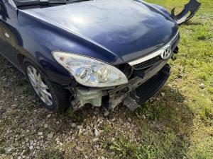 Blue Hyundai i30 2008 in Kaunas, with an engine capacity of 1.58 L and mileage of 218 thousand km for 500 €, photo 3 on AUTOMOTO.COM.LV