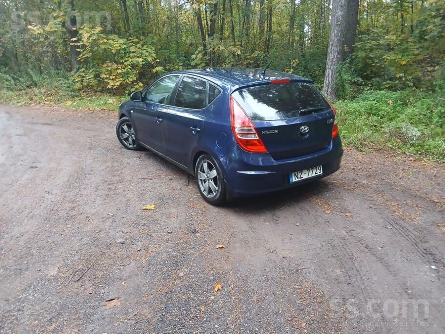 Blue Hyundai i30 2008 in Riga, with an engine capacity of 1.60 L and mileage of 190 thousand km for 1800 €, photo 4 on AUTOMOTO.COM.LV