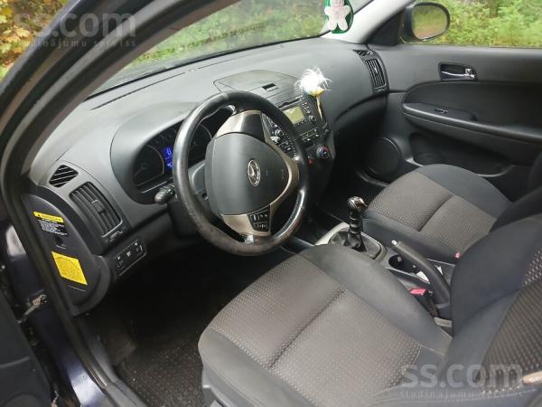 Zils Hyundai i30 2008 Rīga, ar dzinēja tilpumu 1.60 L un nobraukumu 190 tūkst. km par 1800 €, foto 6 vietnē AUTOMOTO.COM.LV