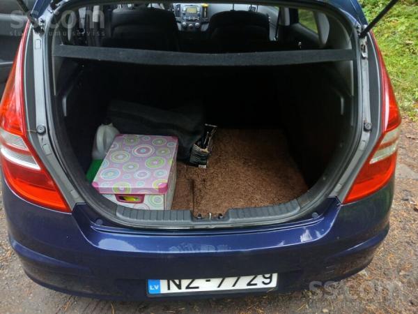 Zils Hyundai i30 2008 Rīga, ar dzinēja tilpumu 1.60 L un nobraukumu 190 tūkst. km par 1800 €, foto 9 vietnē AUTOMOTO.COM.LV