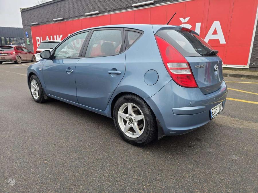 Zils Hyundai i30 2009 Viļņa, ar dzinēja tilpumu 1.58 L un nobraukumu 170 tūkst. km par 2800 €, foto 4 vietnē AUTOMOTO.COM.LV