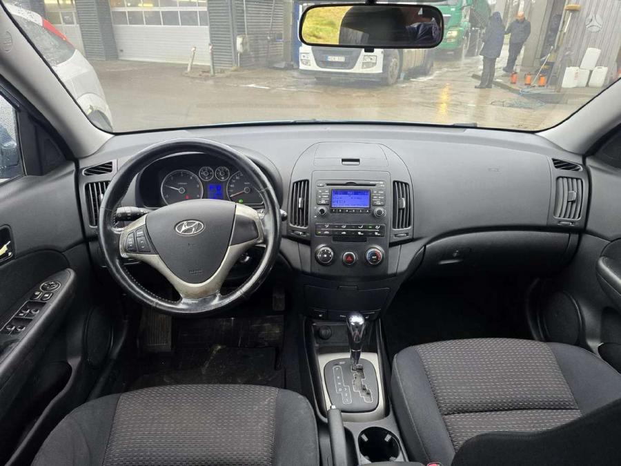Zils Hyundai i30 2009 Viļņa, ar dzinēja tilpumu 1.58 L un nobraukumu 170 tūkst. km par 2800 €, foto 8 vietnē AUTOMOTO.COM.LV