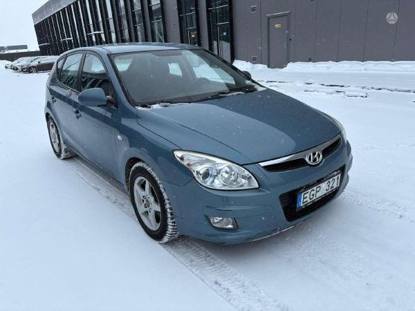 Blue Hyundai i30 2009 in Vilnius, with an engine capacity of 1.58 L and mileage of 170 thousand km for 2700 €, photo 1 on AUTOMOTO.COM.LV
