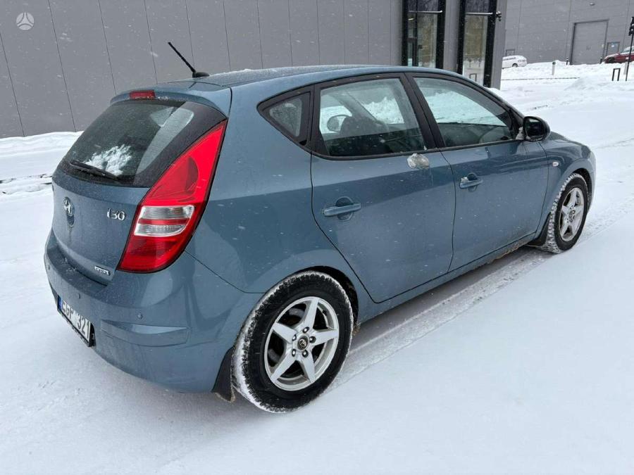 Zils Hyundai i30 2009 Viļņa, ar dzinēja tilpumu 1.58 L un nobraukumu 170 tūkst. km par 2700 €, foto 3 vietnē AUTOMOTO.COM.LV