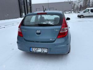 Zils Hyundai i30 2009 Viļņa, ar dzinēja tilpumu 1.58 L un nobraukumu 170 tūkst. km par 2700 €, foto 4 vietnē AUTOMOTO.COM.LV