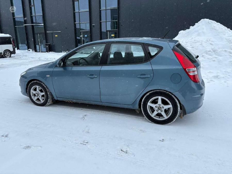 Zils Hyundai i30 2009 Viļņa, ar dzinēja tilpumu 1.58 L un nobraukumu 170 tūkst. km par 2700 €, foto 6 vietnē AUTOMOTO.COM.LV
