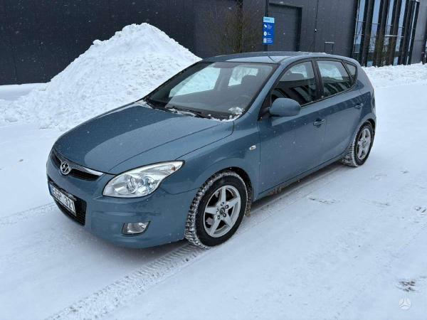 Blue Hyundai i30 2009 in Vilnius, with an engine capacity of 1.58 L and mileage of 170 thousand km for 2700 €, photo 7 on AUTOMOTO.COM.LV