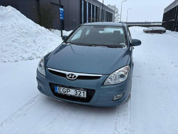 Blue Hyundai i30 2009 in Vilnius, with an engine capacity of 1.58 L and mileage of 170 thousand km for 2700 €, photo 8 on AUTOMOTO.COM.LV
