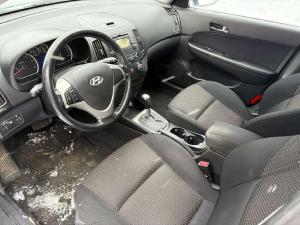Zils Hyundai i30 2009 Viļņa, ar dzinēja tilpumu 1.58 L un nobraukumu 170 tūkst. km par 2700 €, foto 9 vietnē AUTOMOTO.COM.LV