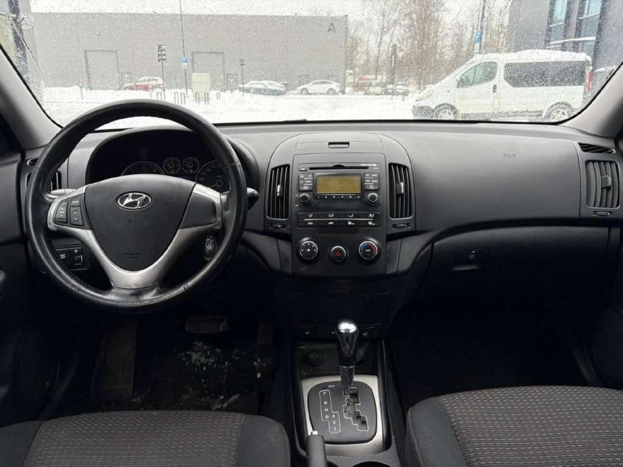Zils Hyundai i30 2009 Viļņa, ar dzinēja tilpumu 1.58 L un nobraukumu 170 tūkst. km par 2700 €, foto 11 vietnē AUTOMOTO.COM.LV