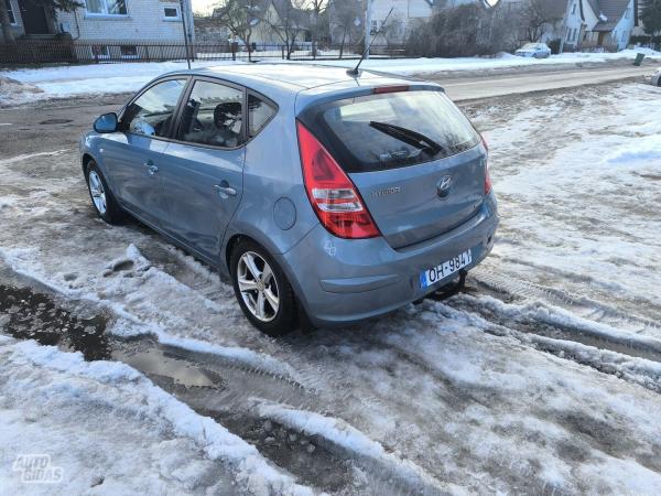 Blue Hyundai i30 2009 in Kaunas, with an engine capacity of 1.60 L and mileage of 226 thousand km for 3750 €, photo 6 on AUTOMOTO.COM.LV