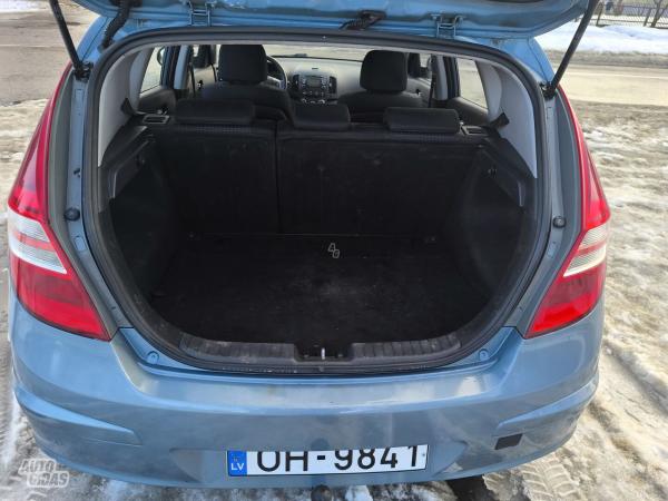 Blue Hyundai i30 2009 in Kaunas, with an engine capacity of 1.60 L and mileage of 226 thousand km for 3750 €, photo 9 on AUTOMOTO.COM.LV
