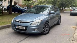 Blue Hyundai i30 2009 in Vilnius, with an engine capacity of 1.60 L and mileage of 199 thousand km for 3300 €, photo  on AUTOMOTO.COM.LV