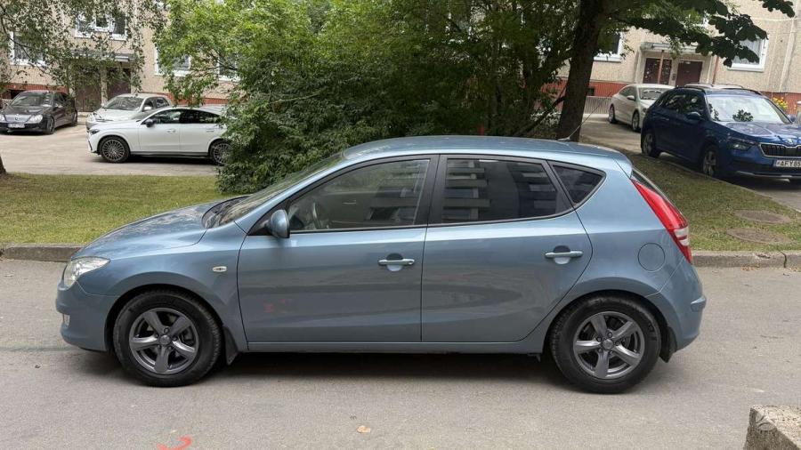 Синий Хендай i30 2009 в Вильнюс, объемом двигателя 1.60 л и пробегом 199 тыс. км за 3300 €, фото 5 на AUTOMOTO.COM.LV