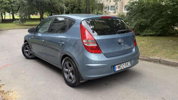Zils Hyundai i30 2009 Viļņa, ar dzinēja tilpumu 1.60 L un nobraukumu 199 tūkst. km par 3300 €, foto 5 vietnē AUTOMOTO.COM.LV