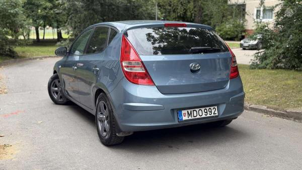 Zils Hyundai i30 2009 Viļņa, ar dzinēja tilpumu 1.60 L un nobraukumu 199 tūkst. km par 3300 €, foto 6 vietnē AUTOMOTO.COM.LV
