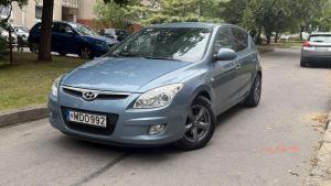 Blue Hyundai i30 2009 in Vilnius, with an engine capacity of 1.60 L and mileage of 200 thousand km for 3200 €, photo  on AUTOMOTO.COM.LV