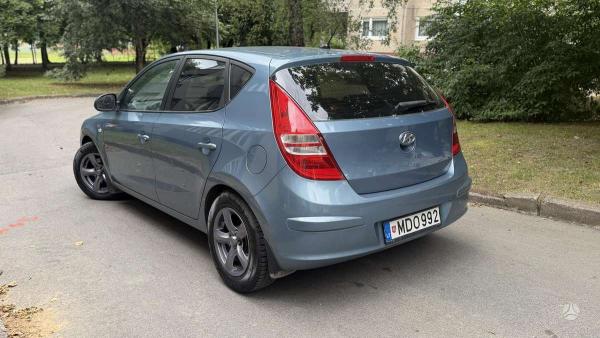 Хендай i30 2009 в Вильнюс на AUTOMOTO.COM.LV Синий Хендай i30 2009 в Вильнюс, объемом двигателя 1.60 л и пробегом 200 тыс. км за 3200 €, фото 6 на AUTOMOTO.COM.LV