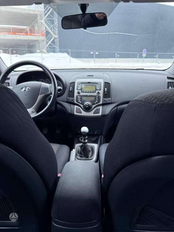 Zils Hyundai i30 2010 Kauņa, ar dzinēja tilpumu 1.58 L un nobraukumu 333 tūkst. km par 2300 €, foto 11 vietnē AUTOMOTO.COM.LV