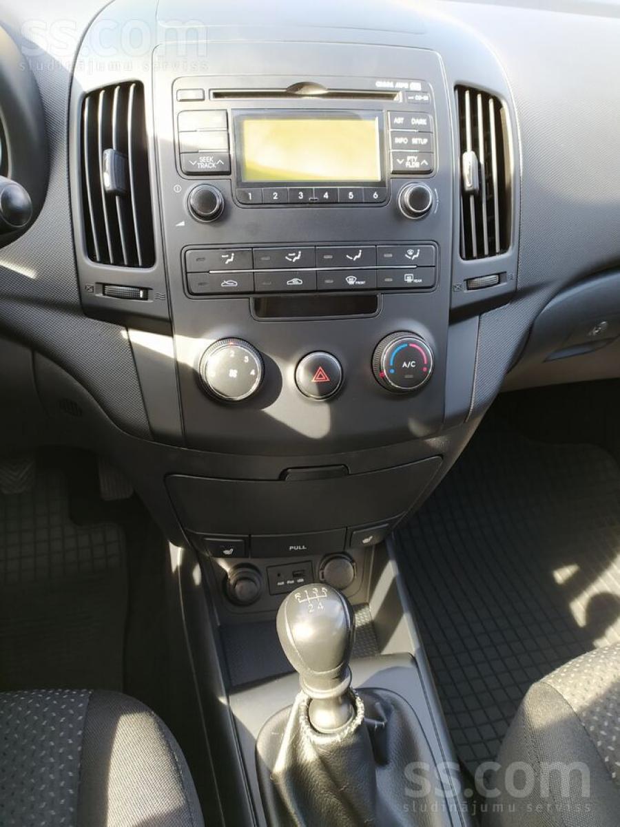 Blue Hyundai i30 2010 in Riga, with an engine capacity of 1.40 L and mileage of 148 thousand km for 3400 €, photo 9 on AUTOMOTO.COM.LV