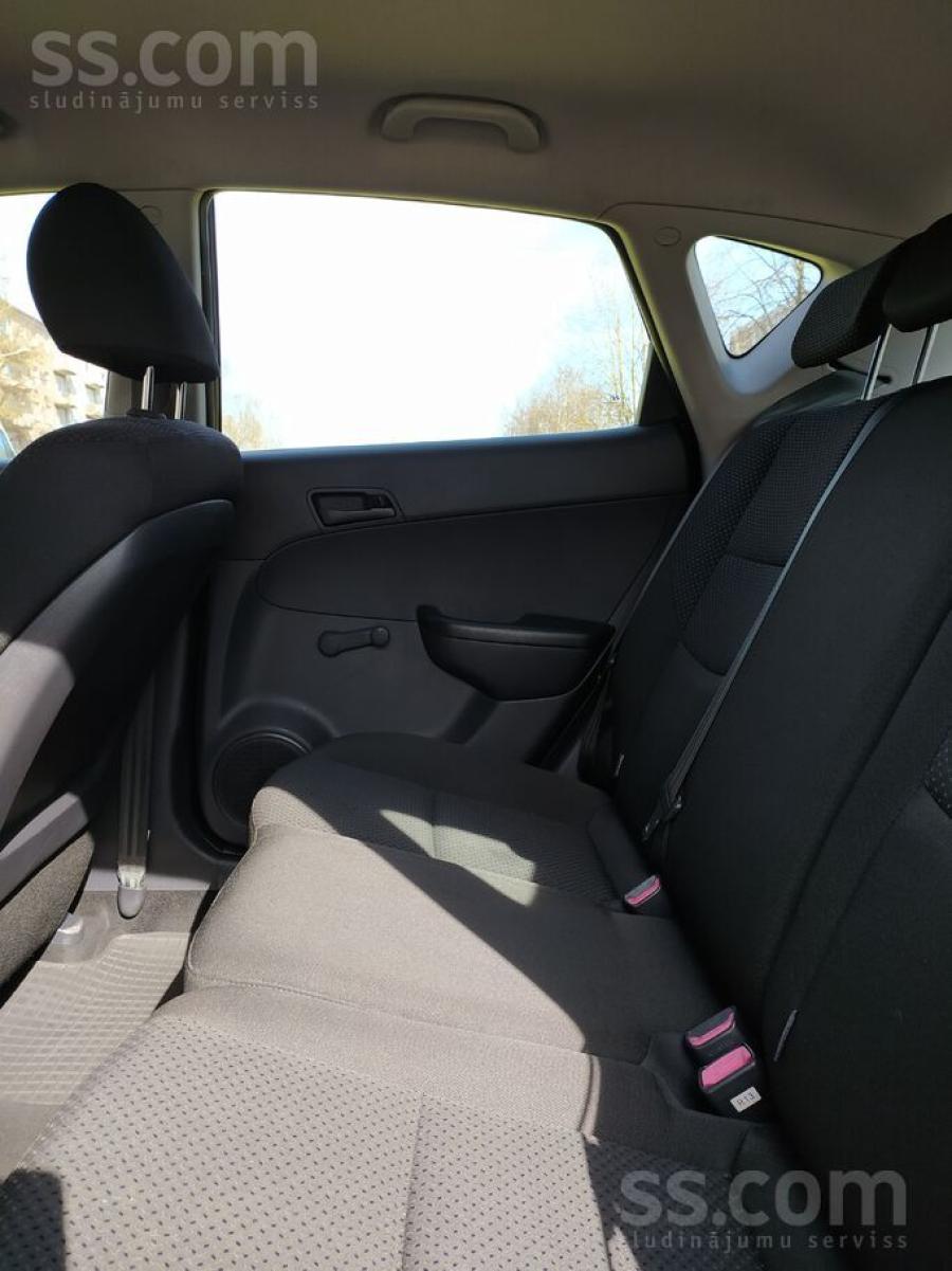 Blue Hyundai i30 2010 in Riga, with an engine capacity of 1.40 L and mileage of 148 thousand km for 3400 €, photo 11 on AUTOMOTO.COM.LV