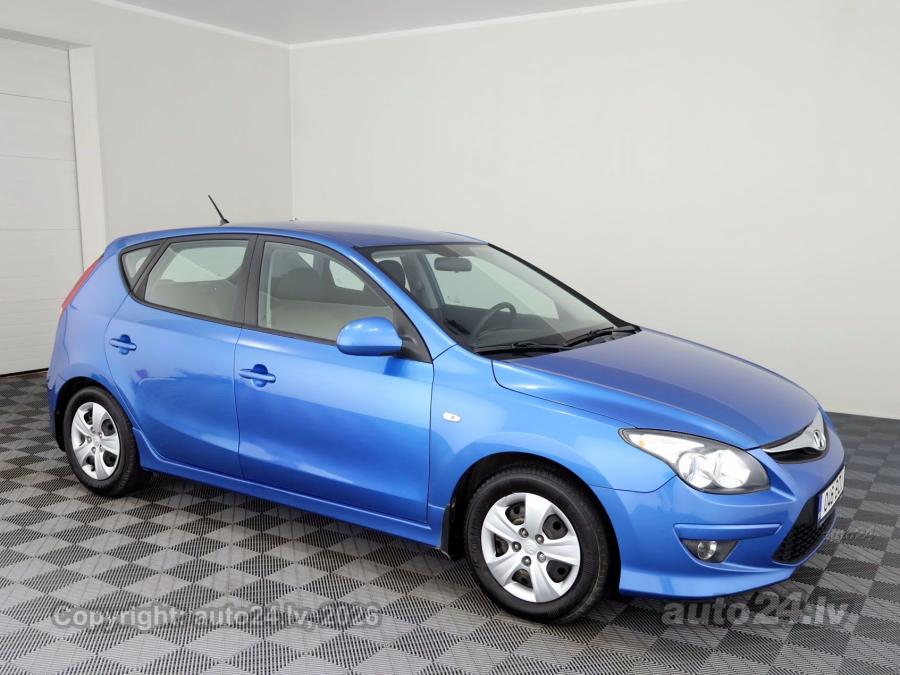 Zils Hyundai i30 2010 Tallina, ar dzinēja tilpumu 1.40 L un nobraukumu 92 tūkst. km par 2499 €, foto 1 vietnē AUTOMOTO.COM.LV