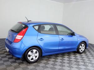 Zils Hyundai i30 2010 Tallina, ar dzinēja tilpumu 1.40 L un nobraukumu 92 tūkst. km par 2499 €, foto 4 vietnē AUTOMOTO.COM.LV