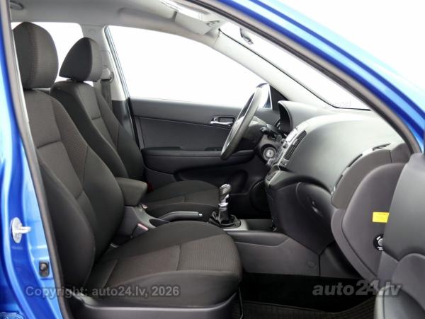 Синий Хендай i30 2010 в Таллин, объемом двигателя 1.40 л и пробегом 92 тыс. км за 2499 €, фото 6 на AUTOMOTO.COM.LV