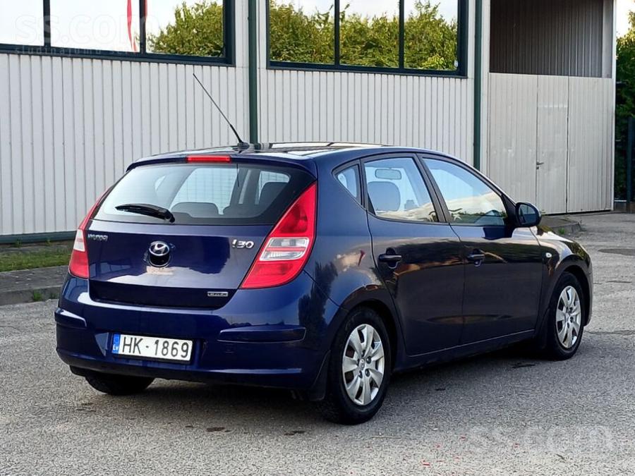 Zils Hyundai i30 2010 Rīga, ar dzinēja tilpumu 1.60 L un nobraukumu 0 tūkst. km par 2690 €, foto 5 vietnē AUTOMOTO.COM.LV