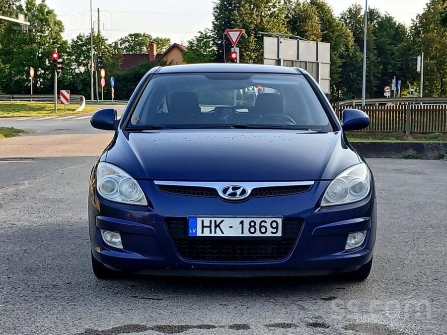 Zils Hyundai i30 2010 Rīga, ar dzinēja tilpumu 1.60 L un nobraukumu 0 tūkst. km par 2690 €, foto 8 vietnē AUTOMOTO.COM.LV