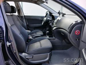 Zils Hyundai i30 2010 Rīga, ar dzinēja tilpumu 1.60 L un nobraukumu 0 tūkst. km par 2690 €, foto 11 vietnē AUTOMOTO.COM.LV