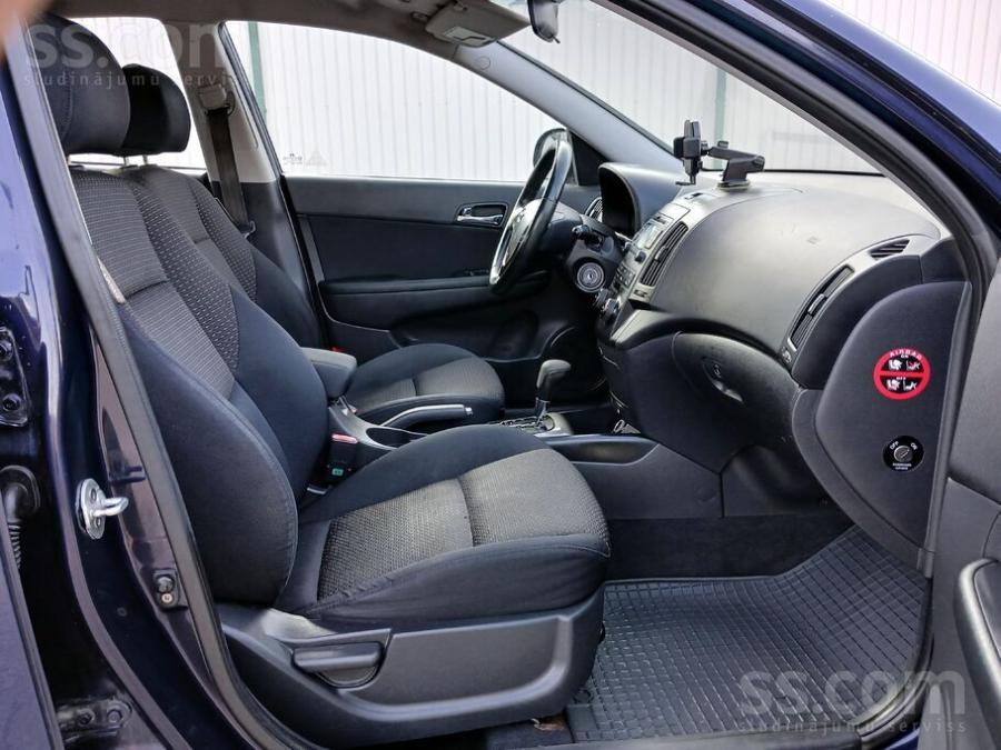 Zils Hyundai i30 2010 Rīga, ar dzinēja tilpumu 1.60 L un nobraukumu 0 tūkst. km par 2690 €, foto 11 vietnē AUTOMOTO.COM.LV