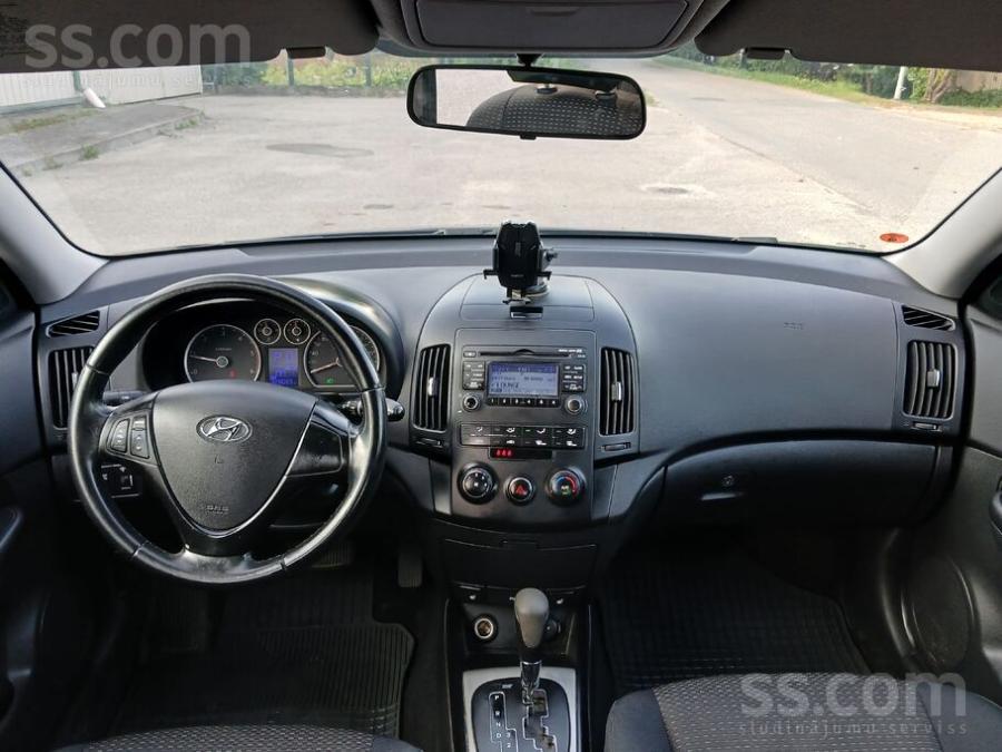 Zils Hyundai i30 2010 Rīga, ar dzinēja tilpumu 1.60 L un nobraukumu 0 tūkst. km par 2690 €, foto 12 vietnē AUTOMOTO.COM.LV