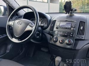 Zils Hyundai i30 2010 Rīga, ar dzinēja tilpumu 1.60 L un nobraukumu 0 tūkst. km par 2690 €, foto 13 vietnē AUTOMOTO.COM.LV