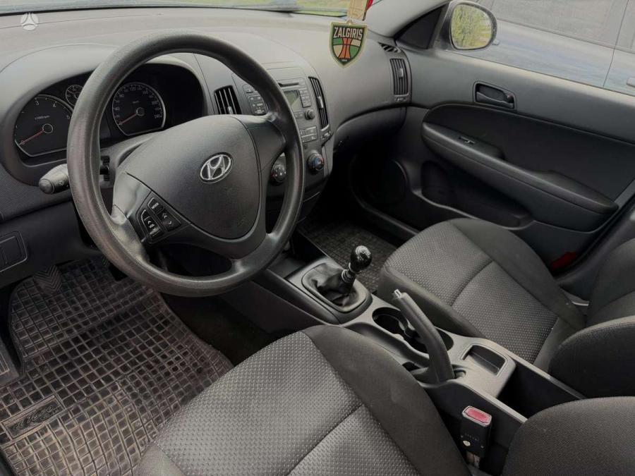 Синий Хендай i30 2010 в Ионава, объемом двигателя 1.58 л и пробегом 274 тыс. км за 1500 €, фото 9 на AUTOMOTO.COM.LV