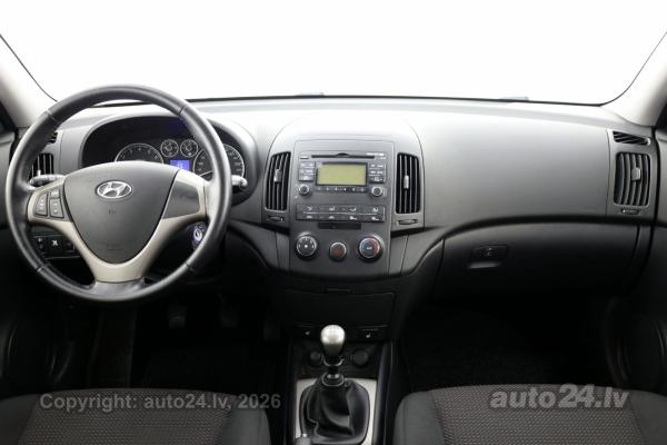 Hyundai i30 2010 Tallina vietnē Zils Hyundai i30 2010 Tallina, ar dzinēja tilpumu 1.60 L un nobraukumu 179 tūkst. km par 1999 €, foto 6 vietnē AUTOMOTO.COM.LV