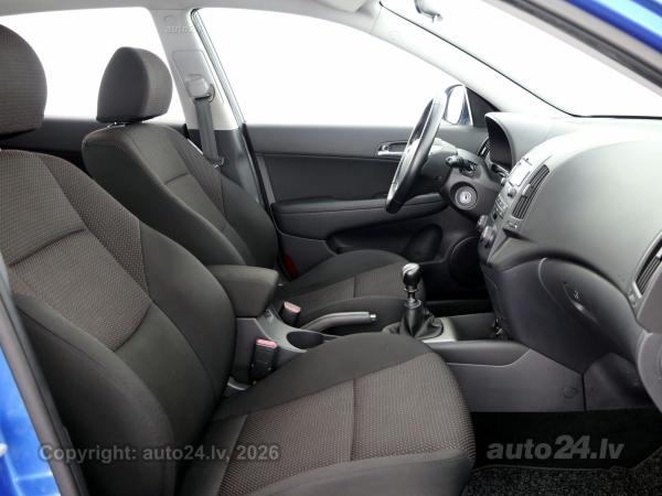 Hyundai i30 2010 Tallina vietnē Zils Hyundai i30 2010 Tallina, ar dzinēja tilpumu 1.60 L un nobraukumu 179 tūkst. km par 1999 €, foto 7 vietnē AUTOMOTO.COM.LV
