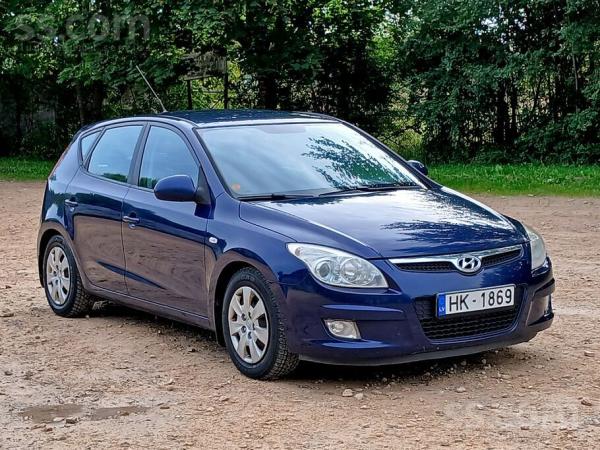 Hyundai i30 2010 Rīga vietnē Zils Hyundai i30 2010 Rīga, ar dzinēja tilpumu 1.60 L un nobraukumu 0 tūkst. km par 2790 €, foto 1 vietnē AUTOMOTO.COM.LV