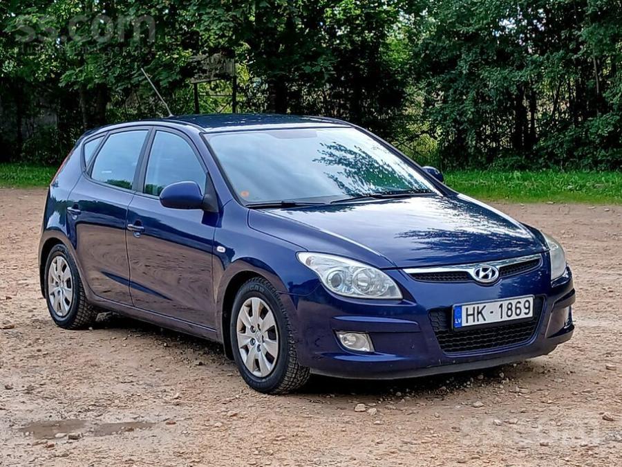 Blue Hyundai i30 2010 in Riga, with an engine capacity of 1.60 L and mileage of 0 thousand km for 2790 €, photo 1 on AUTOMOTO.COM.LV