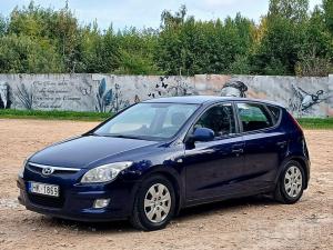 Blue Hyundai i30 2010 in Riga, with an engine capacity of 1.60 L and mileage of 0 thousand km for 2790 €, photo 3 on AUTOMOTO.COM.LV