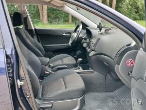 Blue Hyundai i30 2010 in Riga, with an engine capacity of 1.60 L and mileage of 0 thousand km for 2790 €, photo 9 on AUTOMOTO.COM.LV