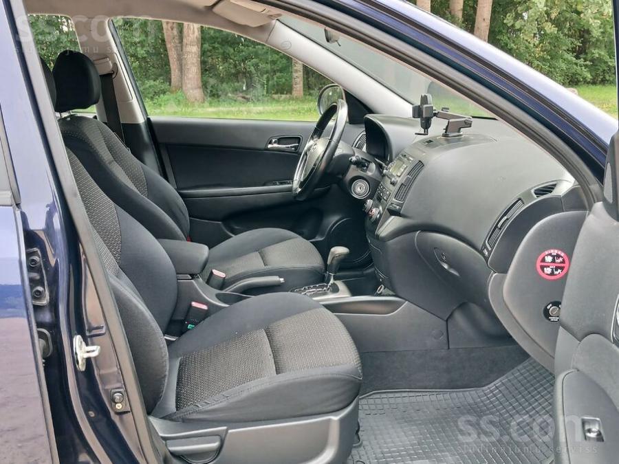 Blue Hyundai i30 2010 in Riga, with an engine capacity of 1.60 L and mileage of 0 thousand km for 2790 €, photo 9 on AUTOMOTO.COM.LV