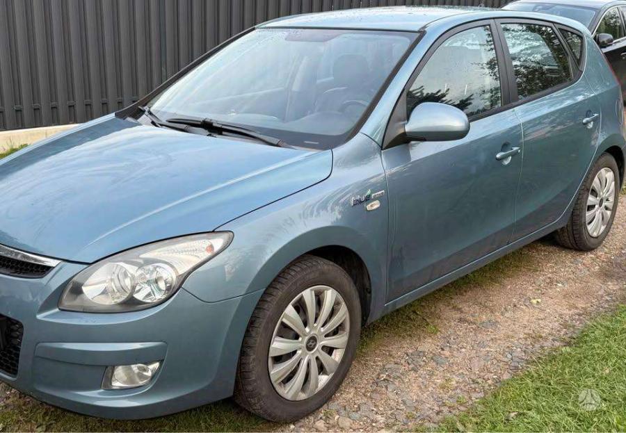 Zils Hyundai i30 2010 Viļņa, ar dzinēja tilpumu 1.58 L un nobraukumu 180 tūkst. km par 2450 €, foto 1 vietnē AUTOMOTO.COM.LV