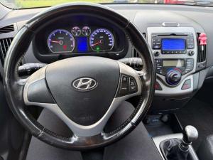 Zils Hyundai i30 2010 Viļņa, ar dzinēja tilpumu 1.58 L un nobraukumu 180 tūkst. km par 2450 €, foto 6 vietnē AUTOMOTO.COM.LV