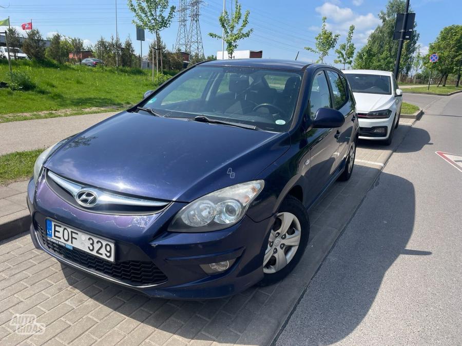 Zils Hyundai i30 2011 Viļņa, ar dzinēja tilpumu 1.60 L un nobraukumu 250 tūkst. km par 1450 €, foto 3 vietnē AUTOMOTO.COM.LV