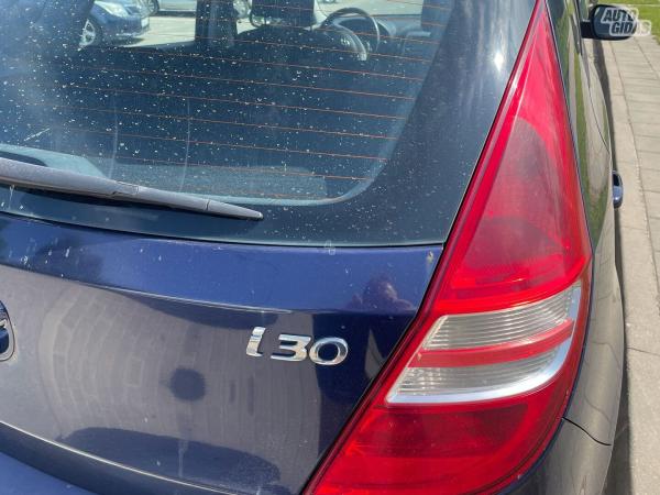 Blue Hyundai i30 2011 in Vilnius, with an engine capacity of 1.60 L and mileage of 250 thousand km for 1450 €, photo 6 on AUTOMOTO.COM.LV
