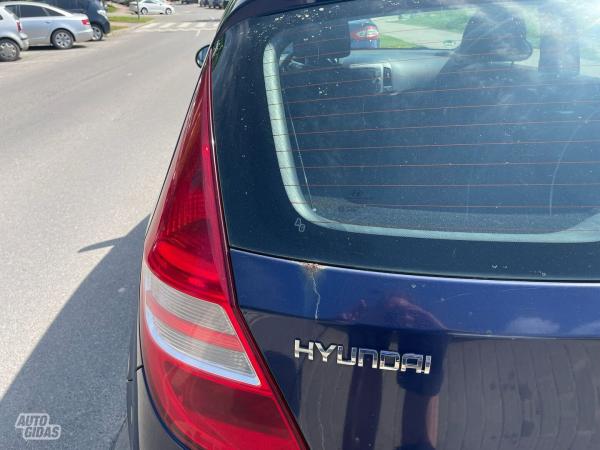 Blue Hyundai i30 2011 in Vilnius, with an engine capacity of 1.60 L and mileage of 250 thousand km for 1450 €, photo 7 on AUTOMOTO.COM.LV