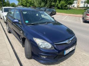Blue Hyundai i30 2011 in Vilnius, with an engine capacity of 1.60 L and mileage of 264 thousand km for 1200 €, photo 3 on AUTOMOTO.COM.LV