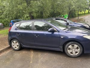 Blue Hyundai i30 2011 in Vilnius, with an engine capacity of 1.60 L and mileage of 264 thousand km for 1200 €, photo 5 on AUTOMOTO.COM.LV