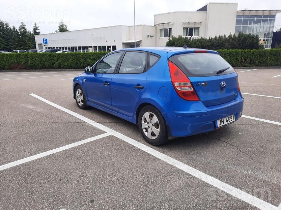 Синий Хендай i30 2011 в Рига, объемом двигателя 1.40 л и пробегом 310 тыс. км за 1100 €, фото 4 на AUTOMOTO.COM.LV